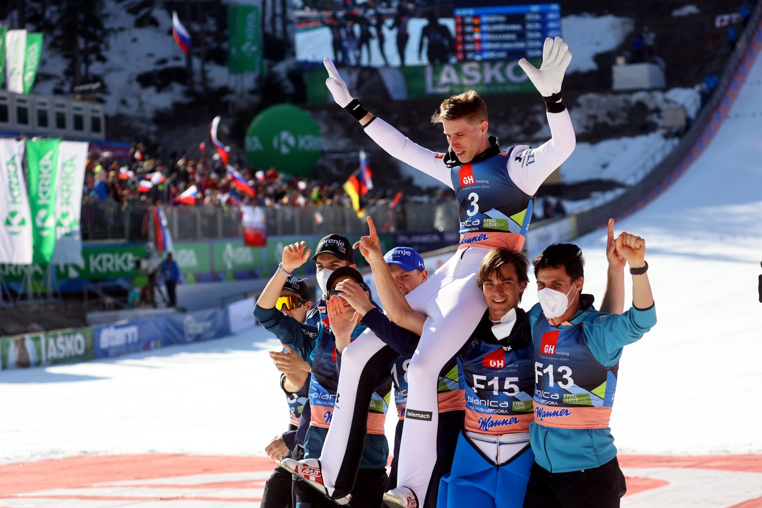 Sloski – Smučarska zveza Slovenije