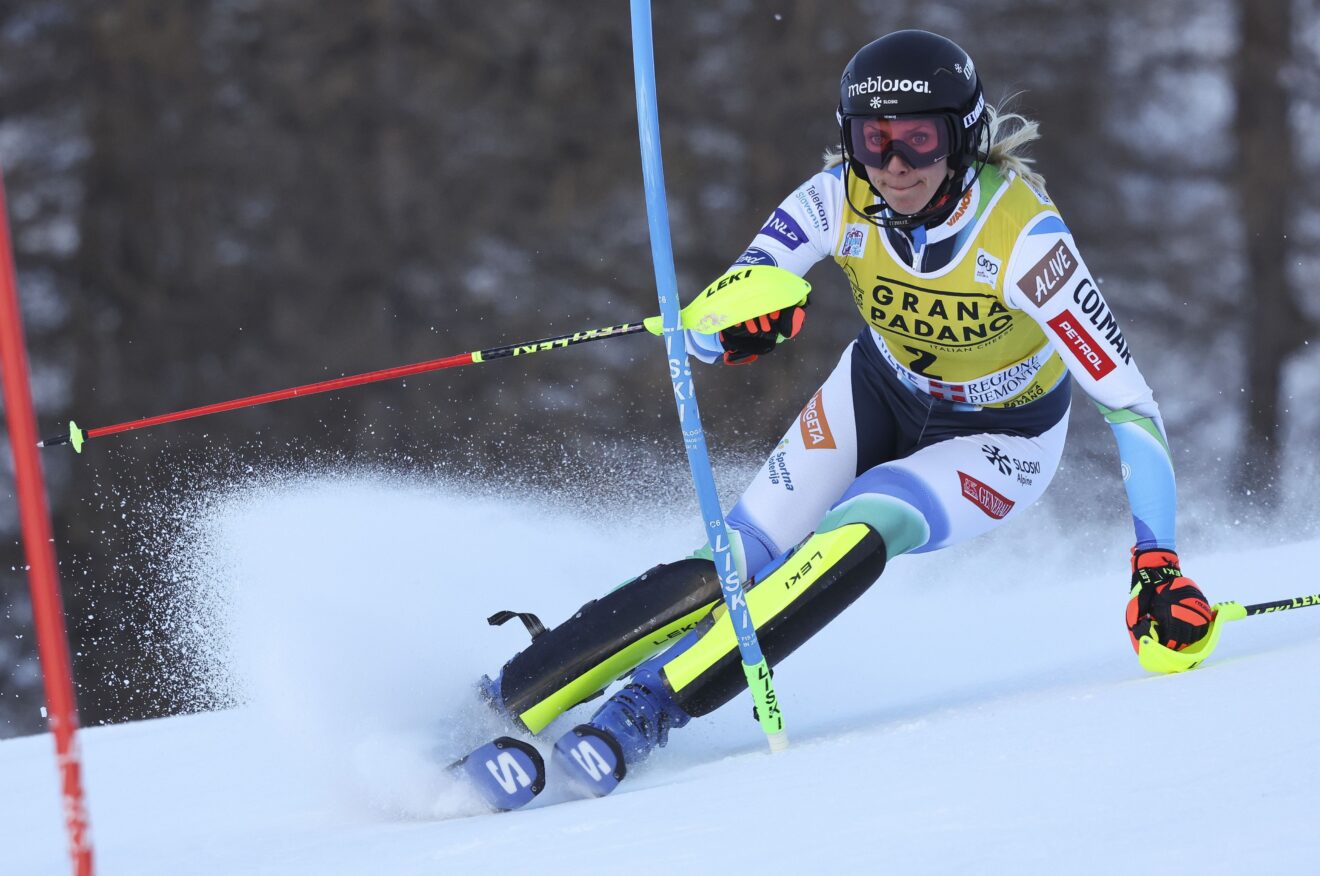 Ana Bucik na slalomu v Sestrieru do 12. mesta - Sloski